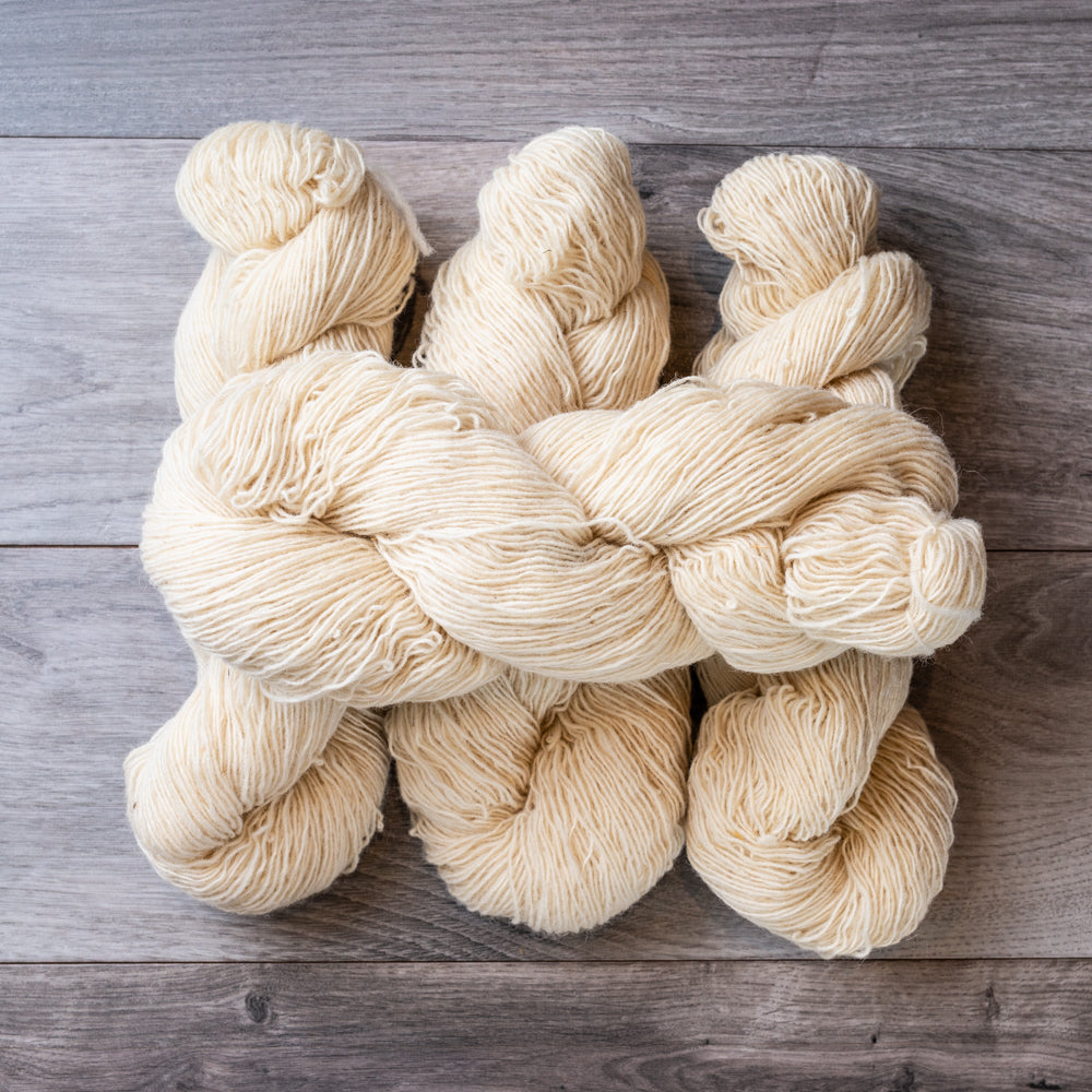 Natural White Rustic yarn – Topsy Farms